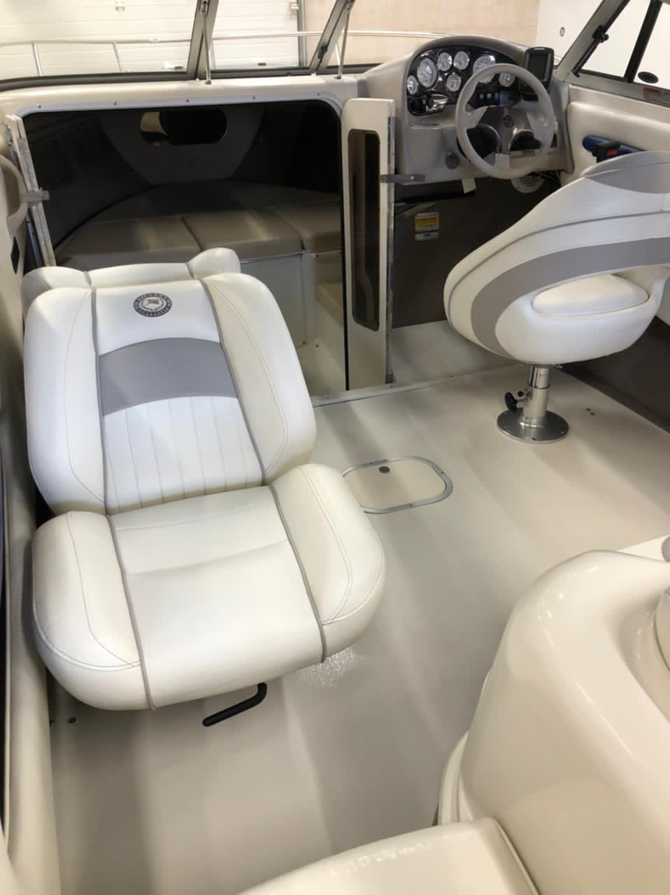 Прогулки на катере Stingray 220cs